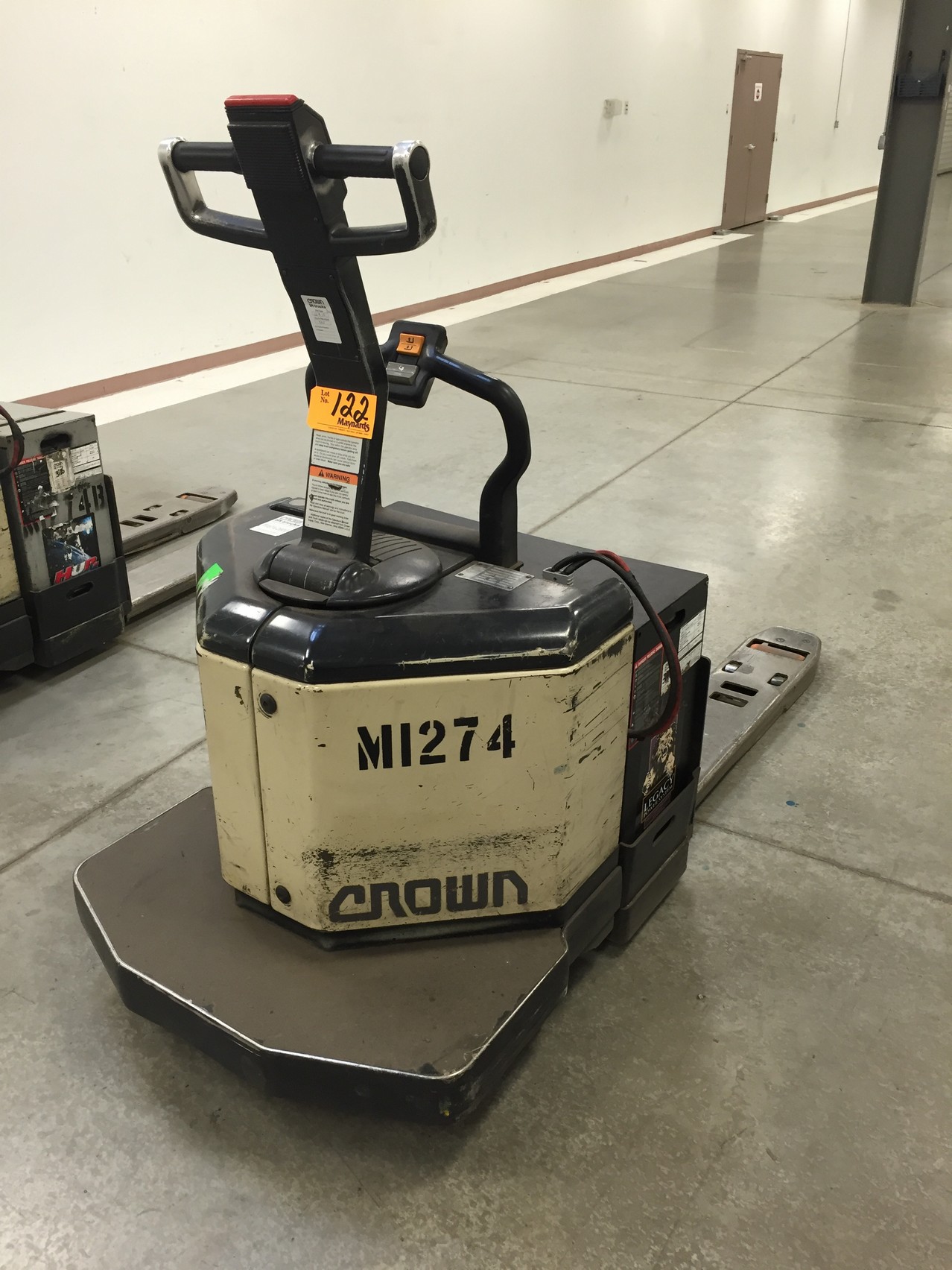 { Choice of lots: 120,121,122,123 } Crown PE3520-60 6,000-lb Electric ...