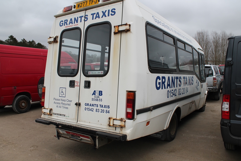 Ldv 400 Series Td 3.5t - 2500cc Minibus Reg No: W277TFJ D.F.R.: 06-Apr ...