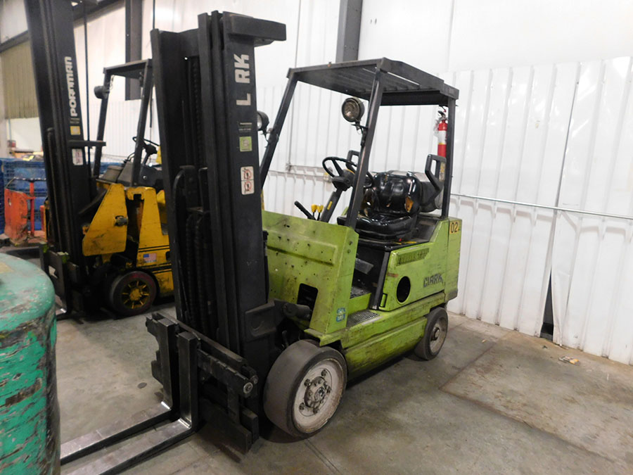 CLARK FORKLIFT; MODEL GX230, SIDESHIFT, 188'' LIFT HEIGHT, 3-STAGE MAST ...