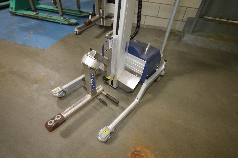 Tawi PRO120 Portable Roll Lift, S/N 1207088, Max Load 120 kg and 72" Boom H