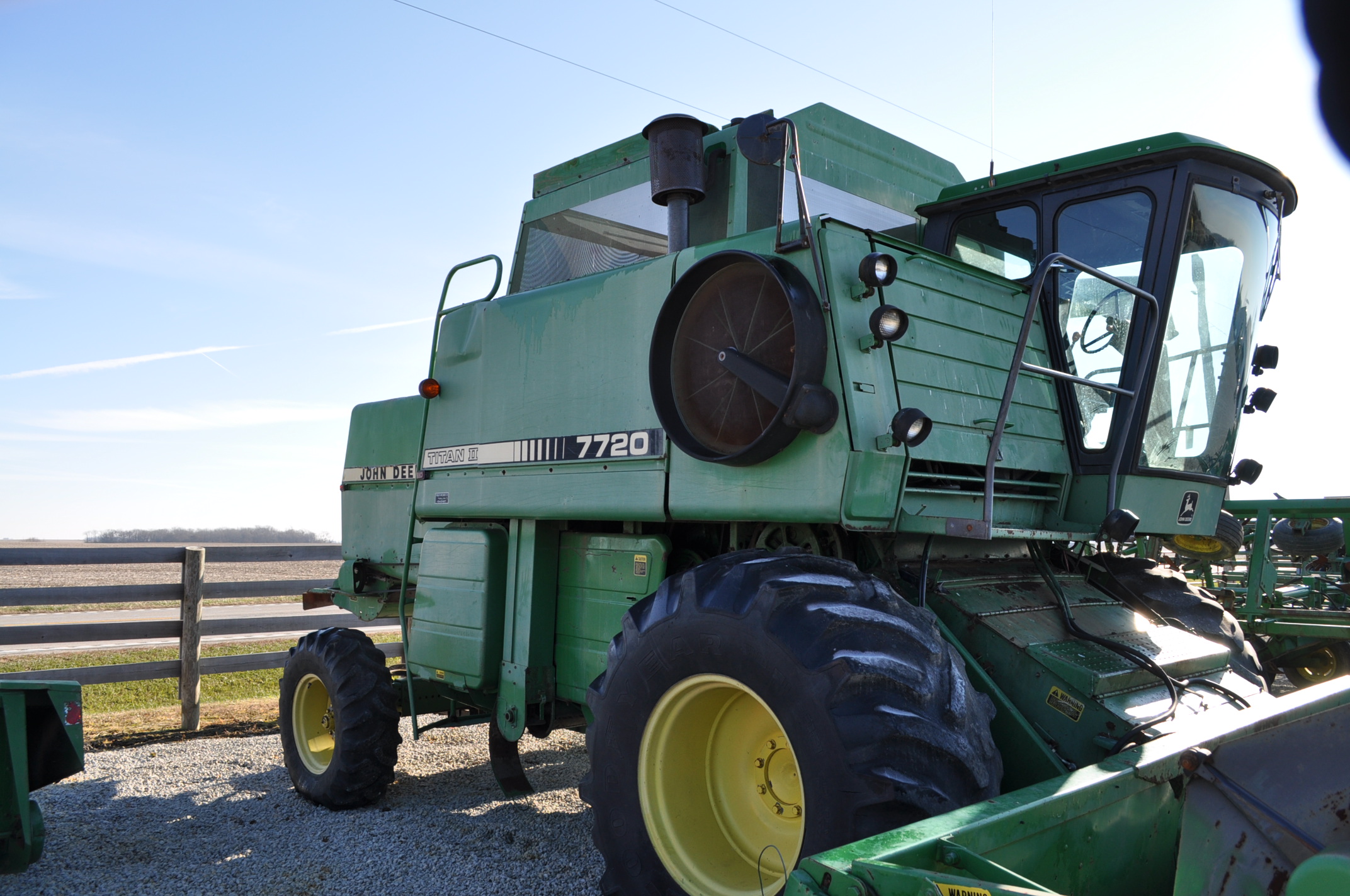 John Deere 7720 Titan II combine, hydro, chaff spreader, 30.5 L 32 ...
