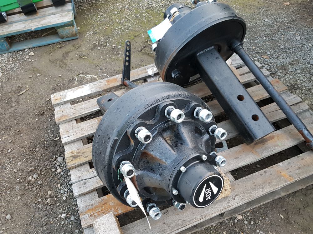 * Pair of ADR 10 Stud Stub Axles with brakes