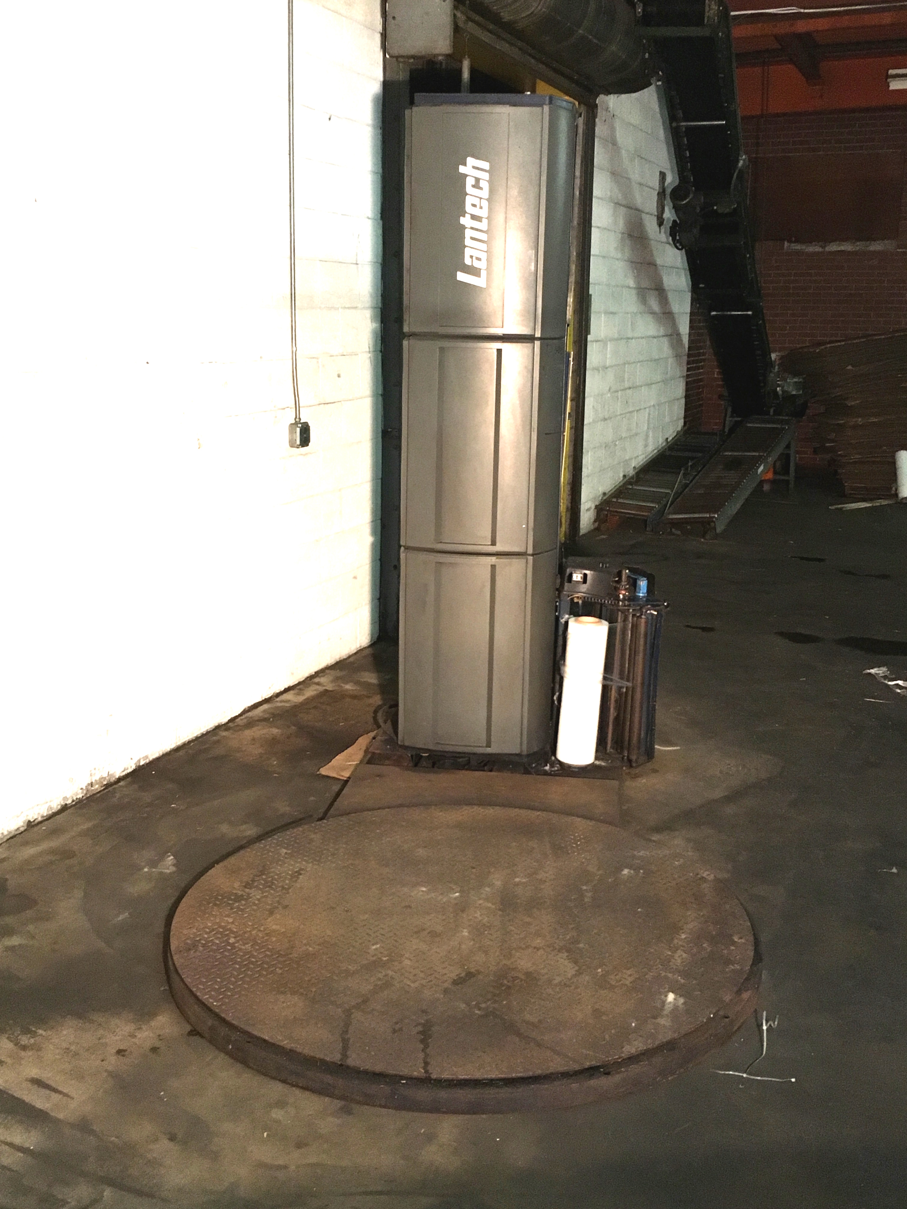 Lantech Q300 Pallet Stretch Wrapper Serial: 3378 Semi-Automatic ...