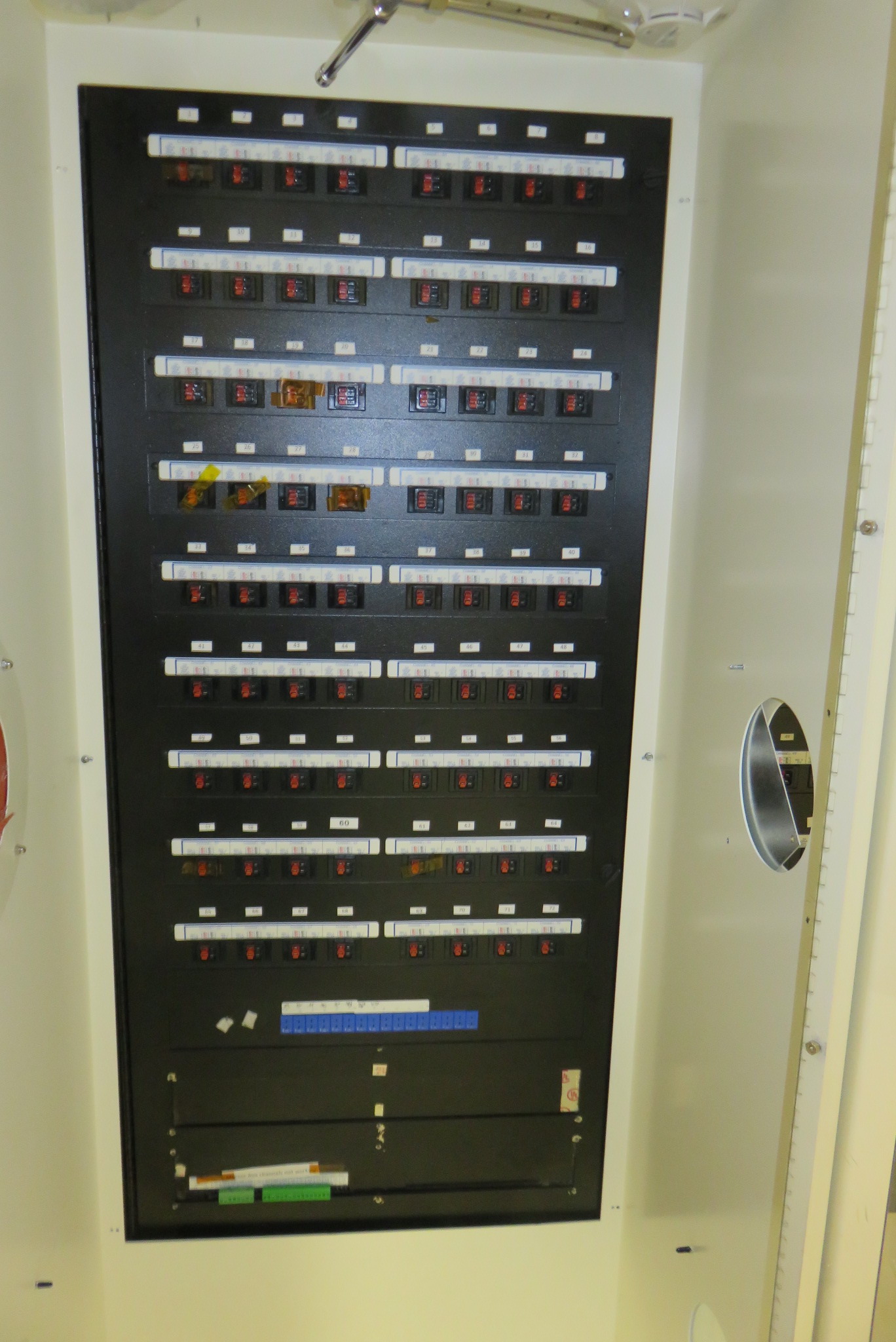 Manufacturer: MACCOR, Model: Series 4000, SN: A050303 4000 Series ...