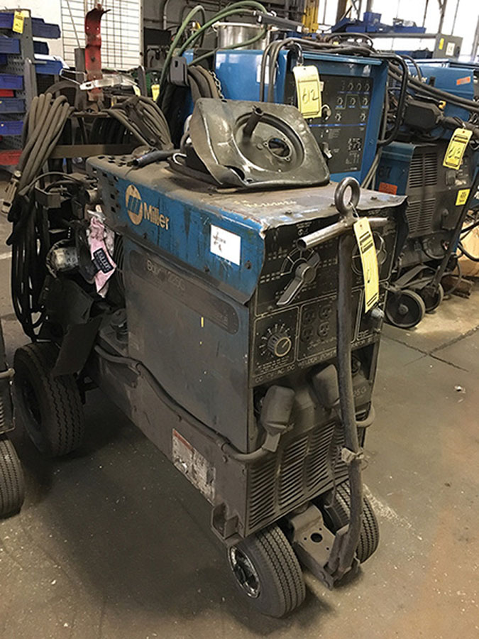 MILLER BOBCAT 225G GAS WELDER/GENERATOR WITH ONAN ENGINE; S/N KC262426