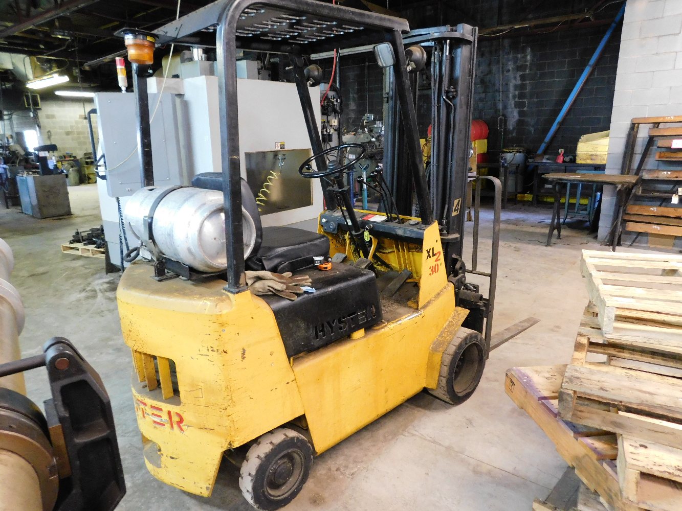 Hyster 3,000 lb Forklift, Model S30 XL, 191" Lift Height, Solid Tired ...