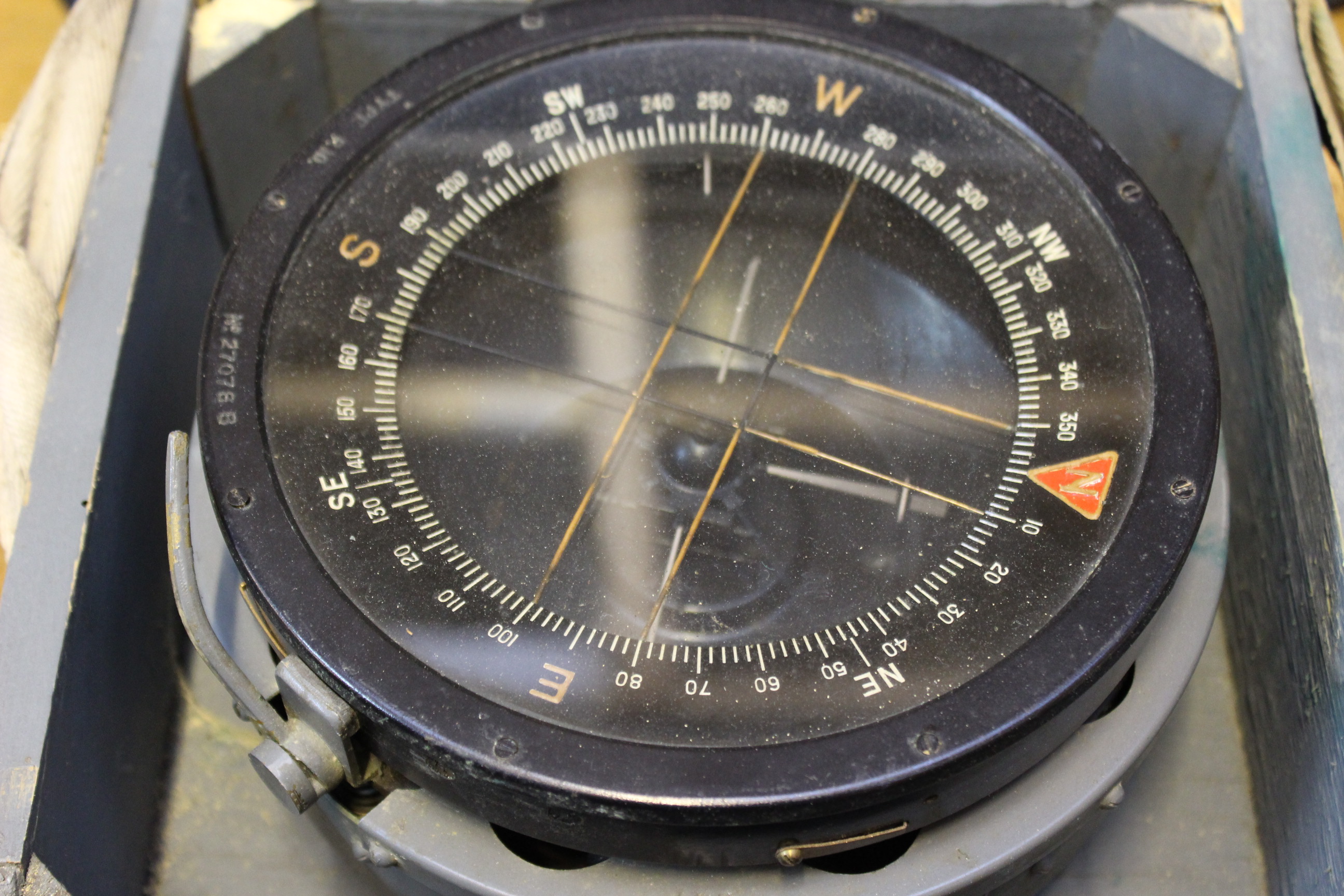 WW2 British RAF Type P10 Compass. Broad Arrow marking to data plate ...