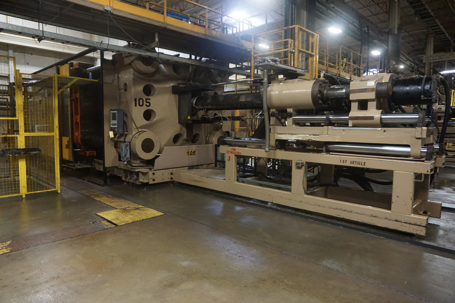 Cincinnati Milacron 3000 Ton, 288 oz. Plastic Injection Molding Machine ...