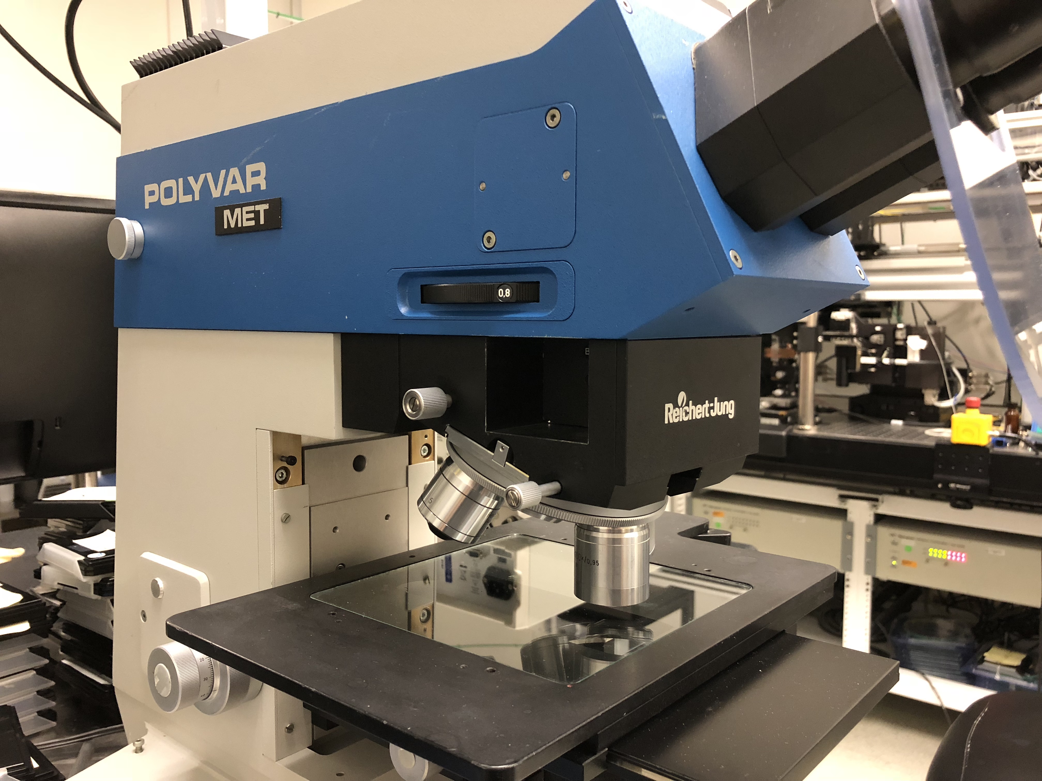 Reichert-Jung Polyvar MET Microscope w/ (5) Objectives (Plan 5x/0.10 ...