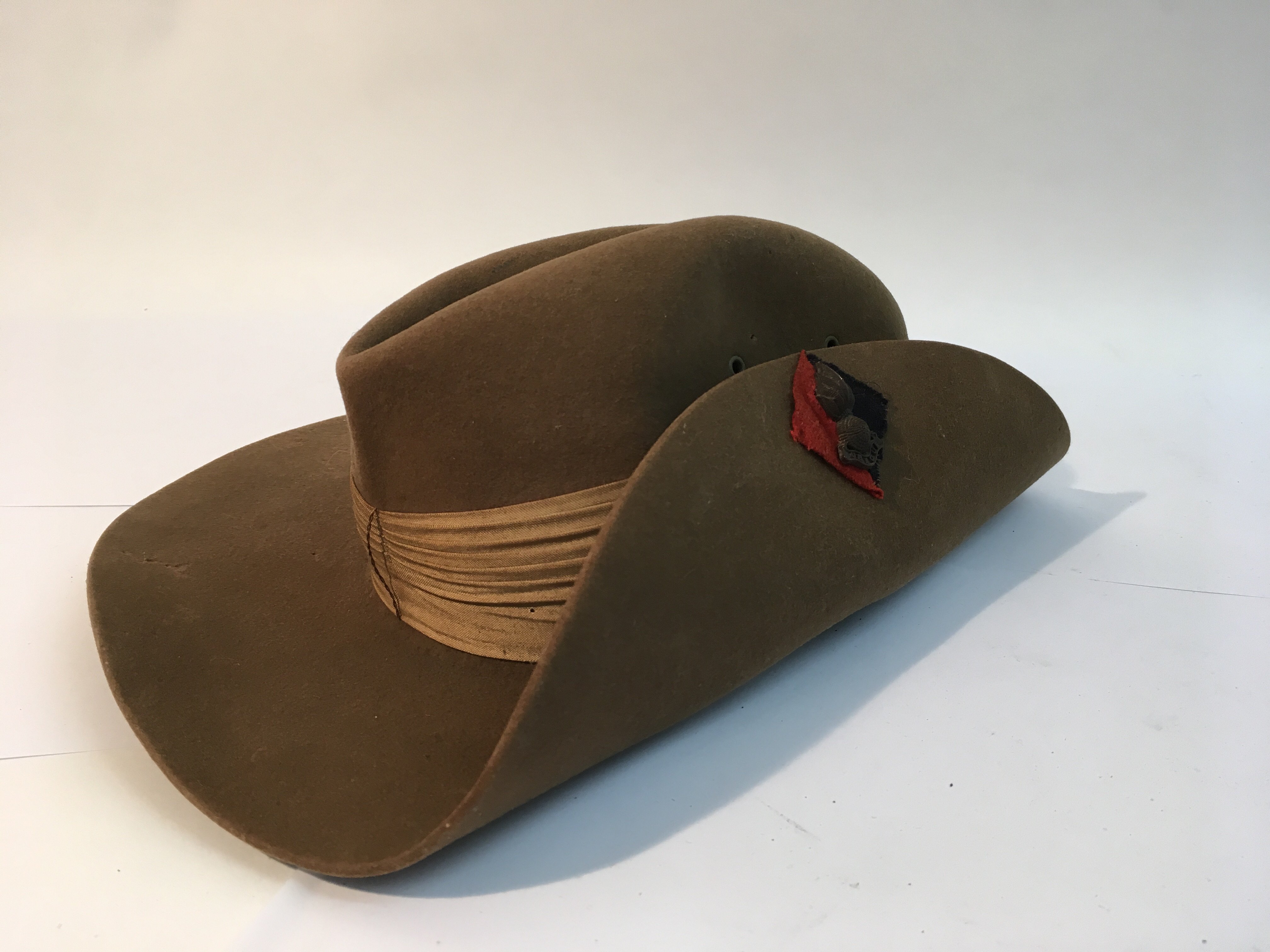 A WW2 Chindit type slouch hat, with puggaree, lining missing and a ...