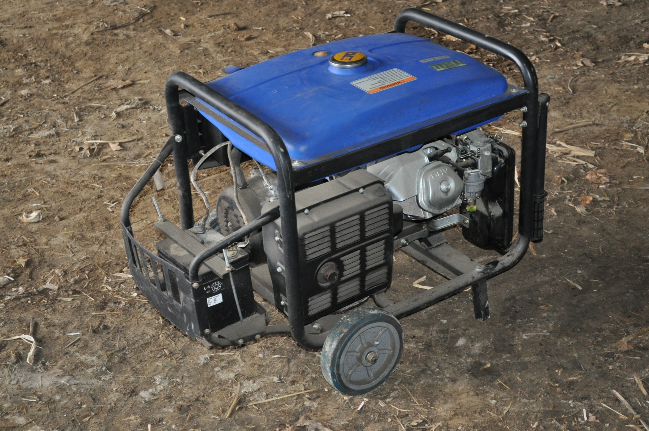 Red Hawk gasoline 5000 watt generator portable