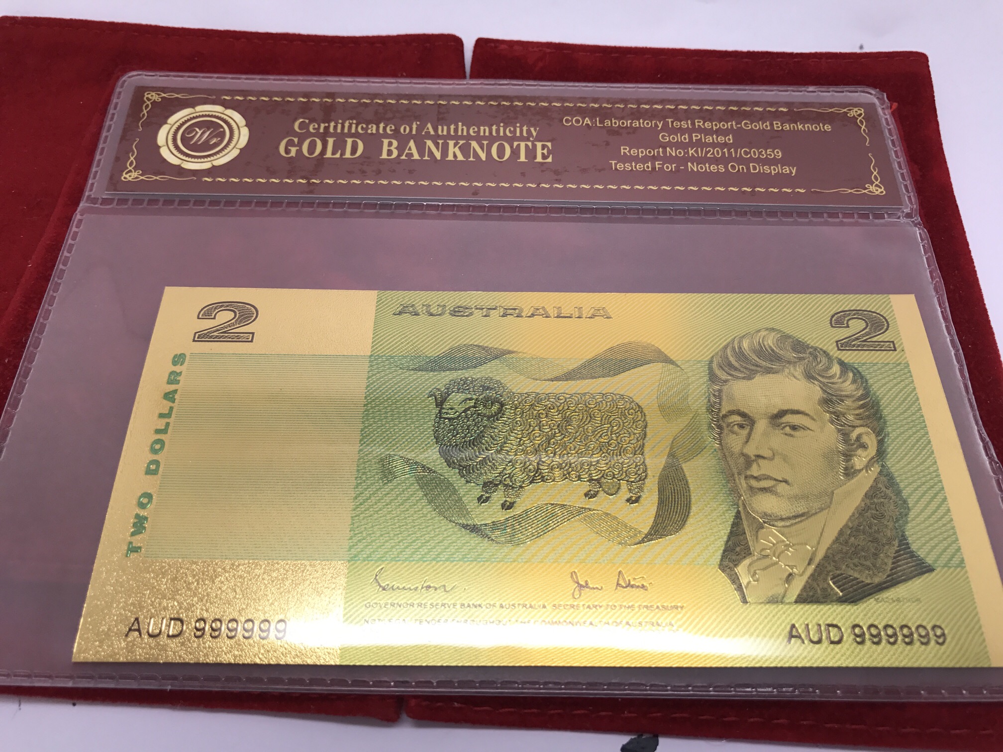 GOLD COLOURED NOTE