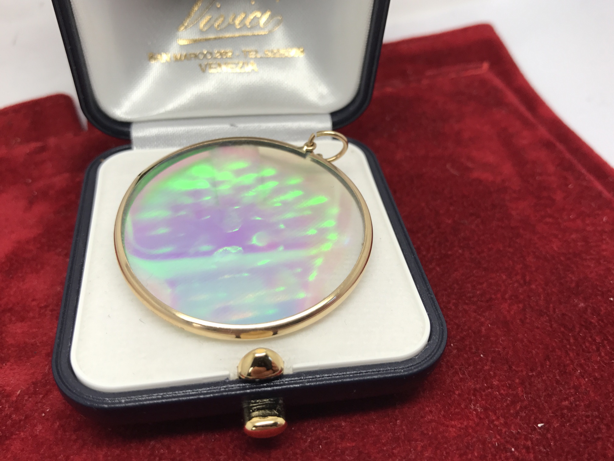 9ct Gold Hologram Pendant