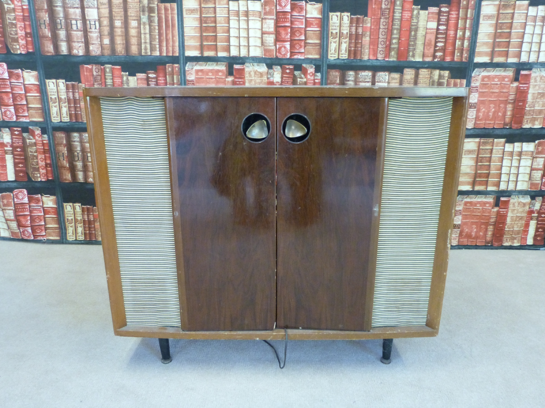 A Murphy c1960s A494SR radiogram in wooden cabinet