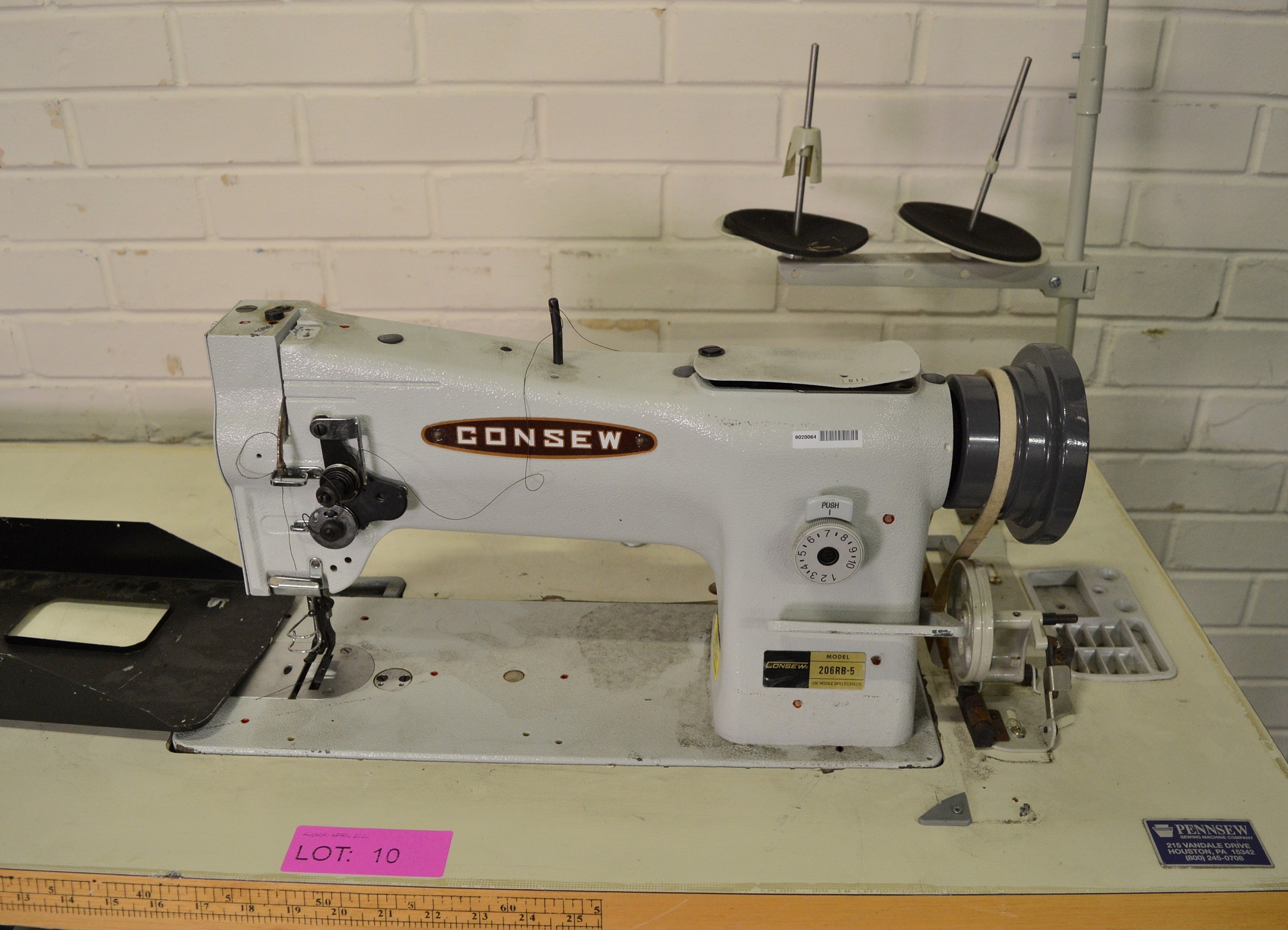 Consew 206RB-5 Industrial Sewing Machine 110-220V.