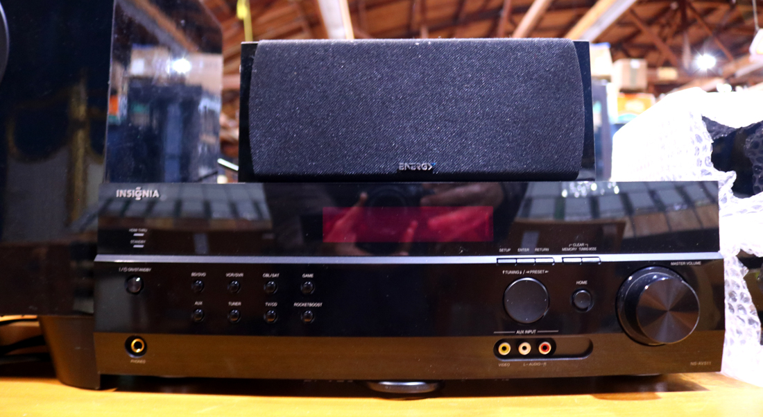 (lot of 10) Insignia speaker system, consisting of an HDMI Dolby DTS-HD ...