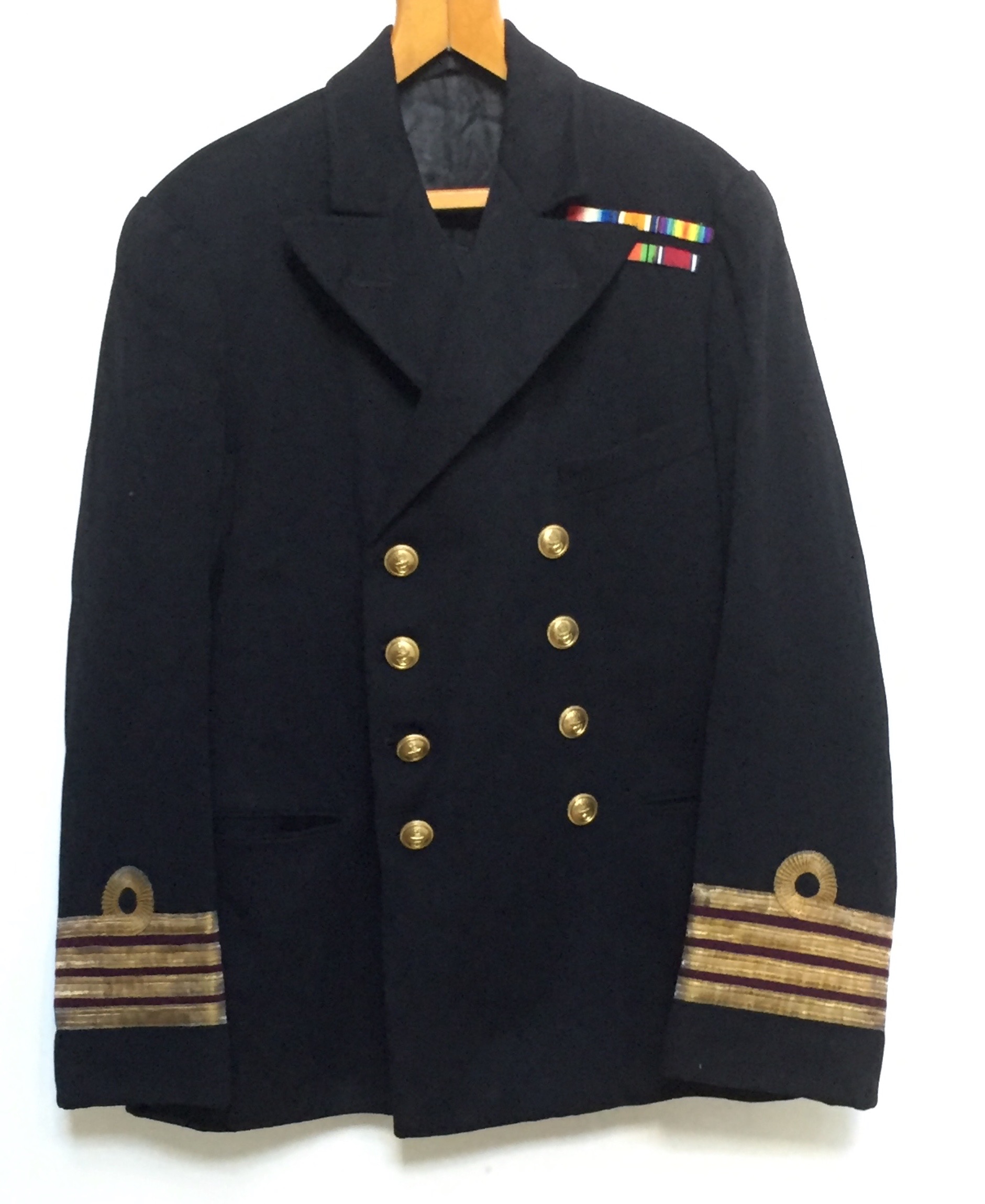 WW2 Royal Navy Captain’s Uniform & Cap. A very good clean uniform worn ...
