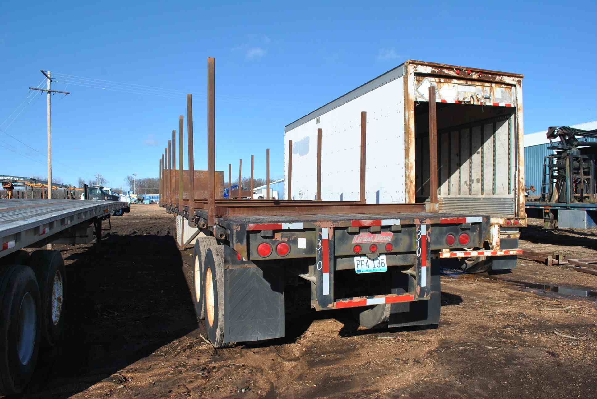 1988 GREAT DANE 48' FLATBED TRAILER W/REMOVABLE LOG BUNKS; VIN ...