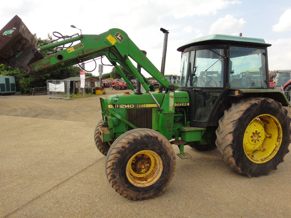 JOHN DEERE 2140 TRACTOR with JD 175 Loader & SG2 Cab. 4300 Hrs. Reg.No ...