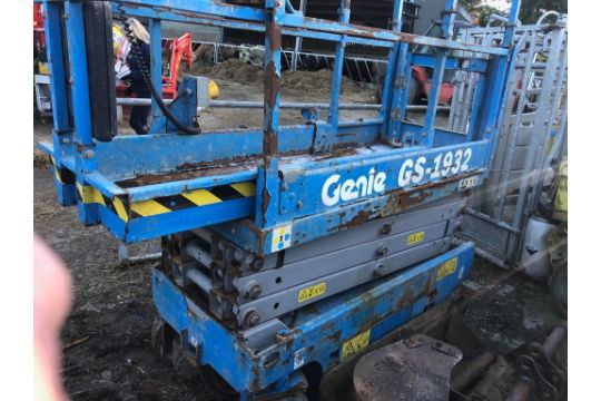 DS - GENIE GS-1932 BLUE SCISSOR LIFT *PLUS VAT* https://www.genielift ...