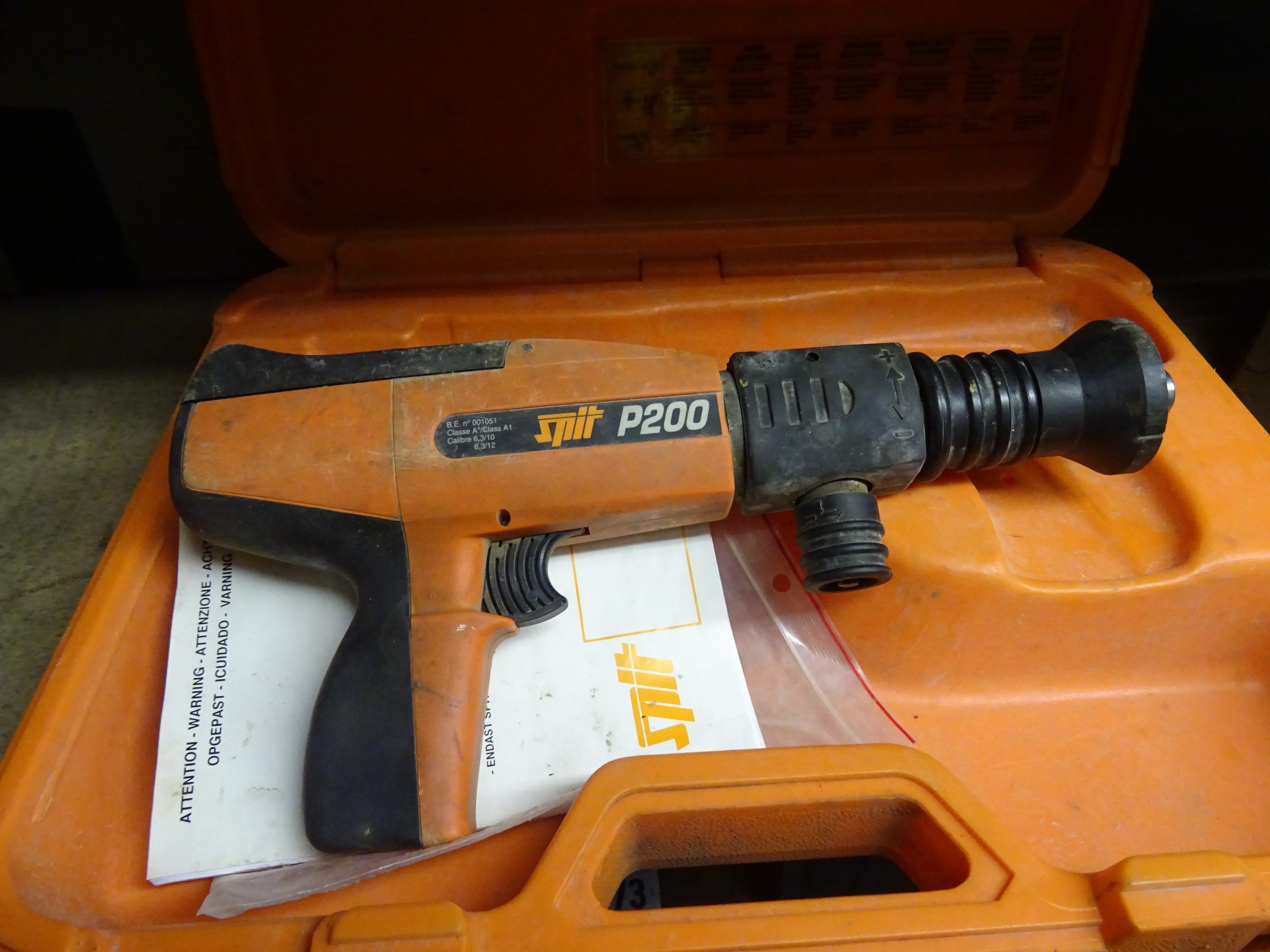 Spit P200 fixing gun