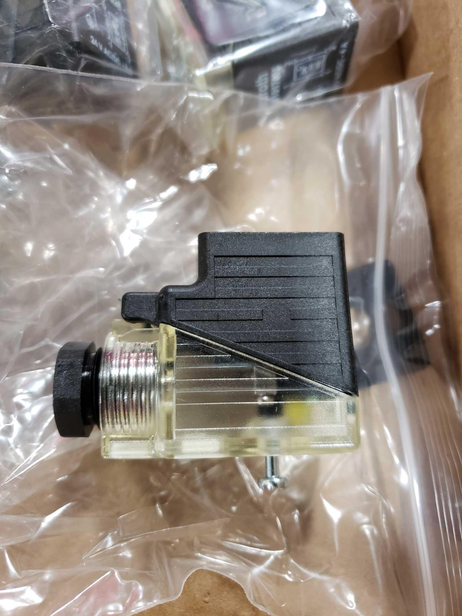 Qty 6 - Rexroth 24v AC/DC plug interface model R901017026. New as ...