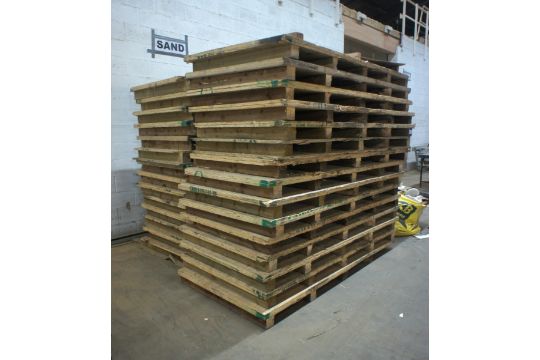 * 28 x Pallets * 28 x Large Heavy Duty Pallets 2400 1200mm
