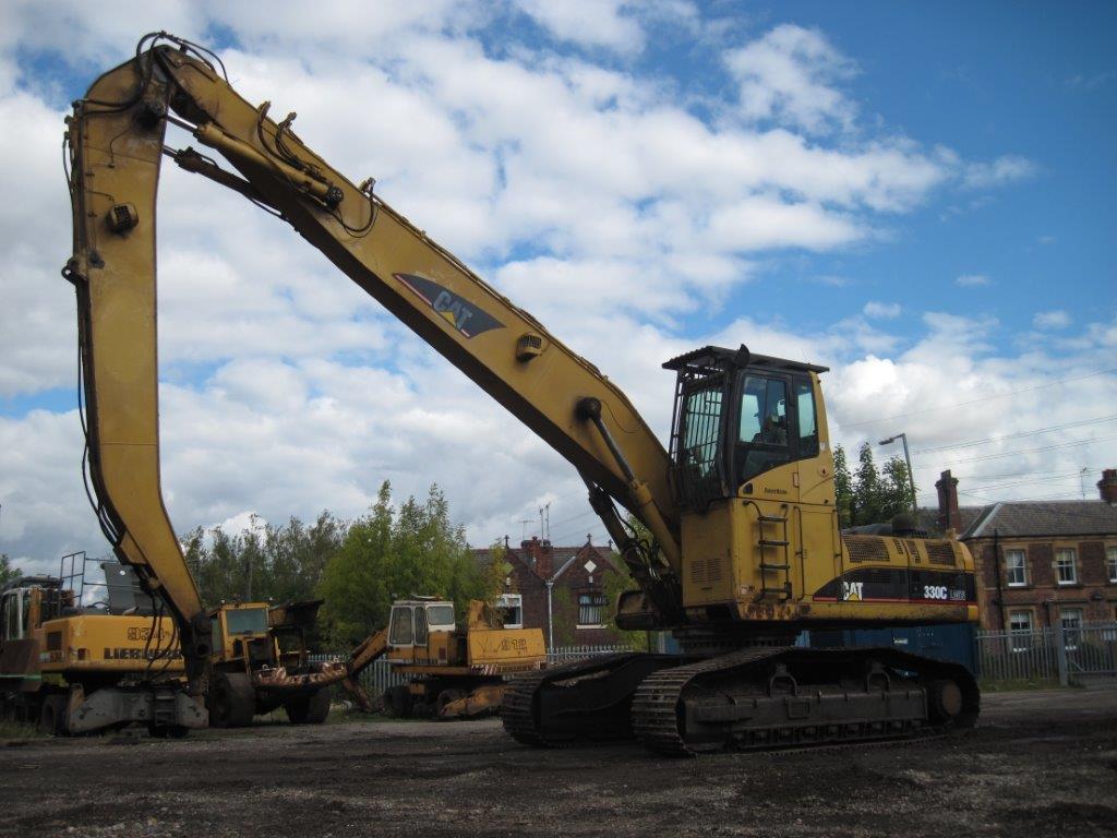 Caterpillar 330C LMH Scrap Handler 2005, 40 tonnes tracked scrap ...