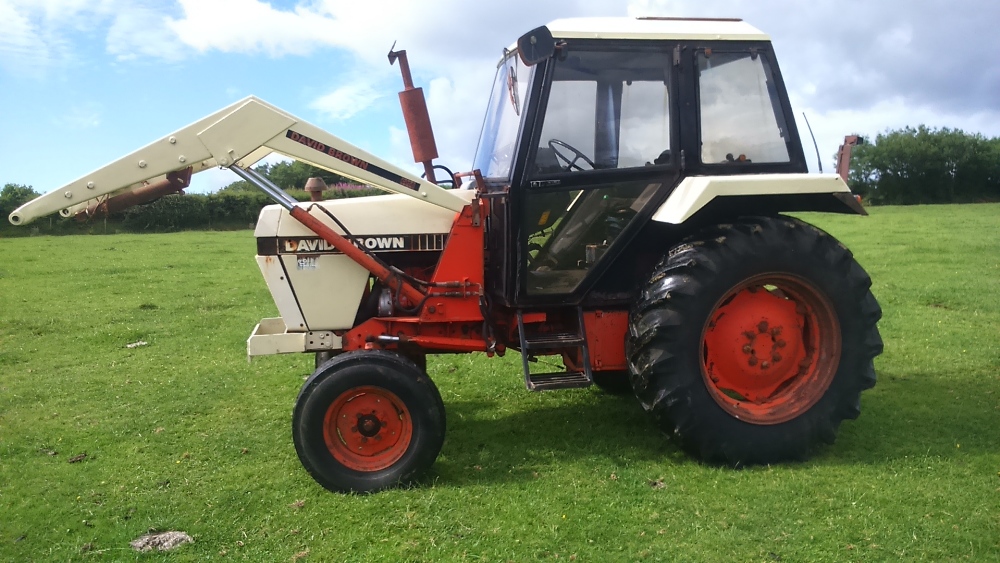 David Brown 1390 2wd Tractor c/w David Brown loader & bucket Reg. No ...
