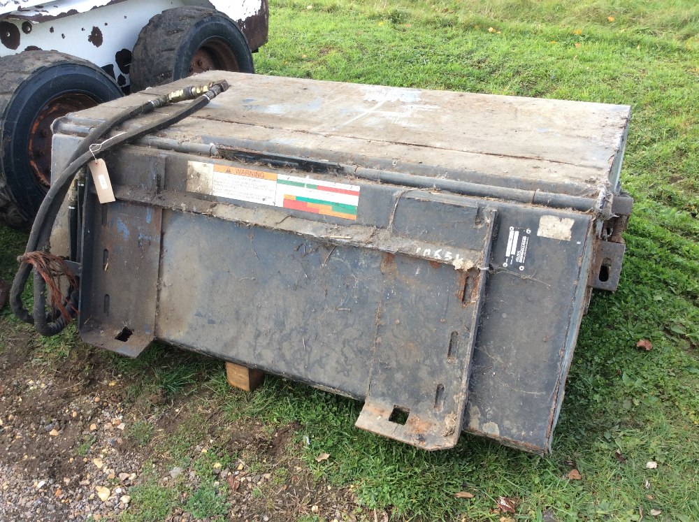 Melroe Sweeper 60 bucket brush to fit Bobcat. Serial number 714462871.