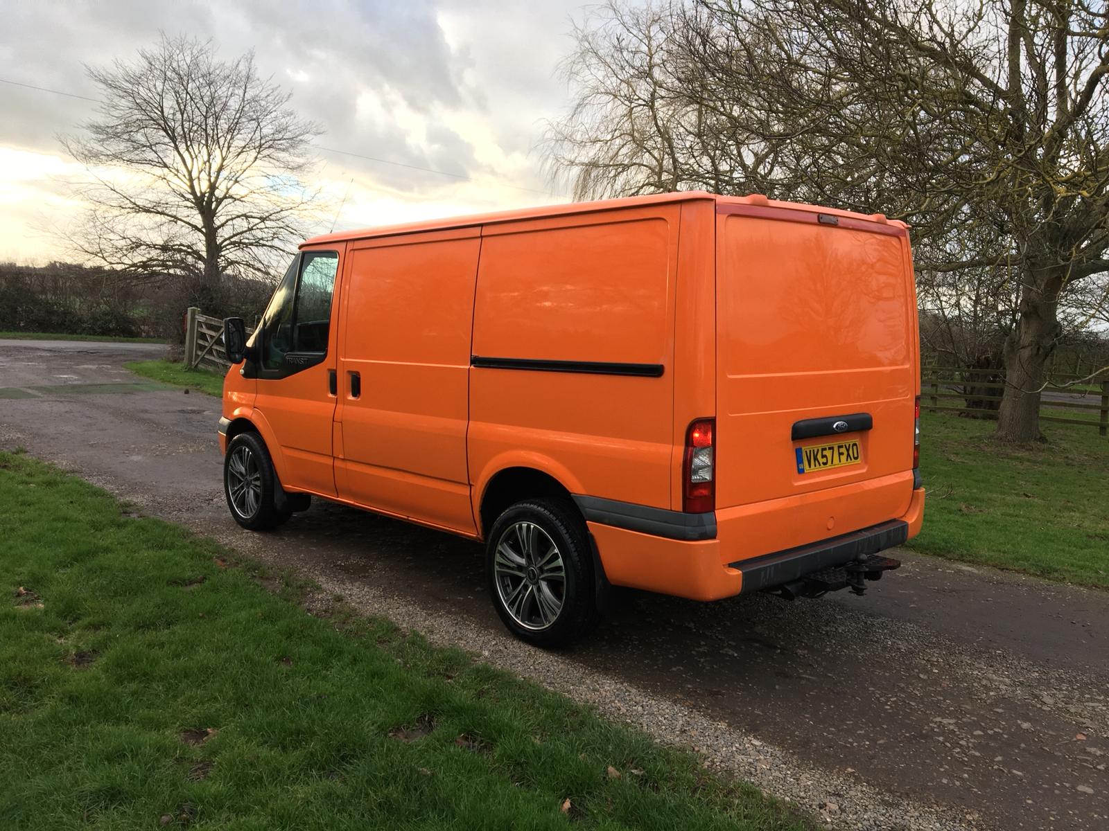 KB - 2007/57 REG FORD TRANSIT 100 T330S RWD ORANGE DIESEL PANEL VAN ...