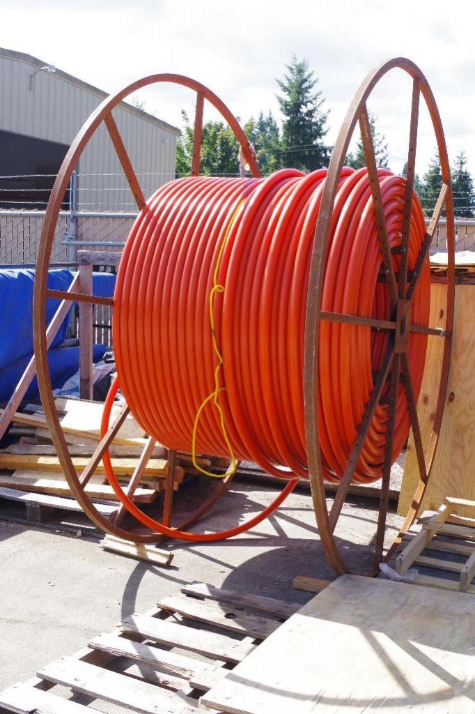 Orange HDPE Conduit Spool: 1-1/4" IPS, Spool is 8' Diameter x 4' Wide