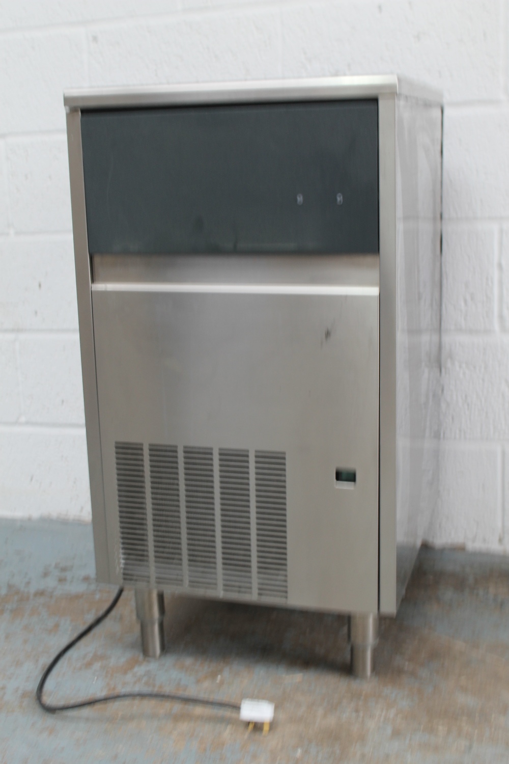 Ice Machine NO VAT on this item Kenilworth