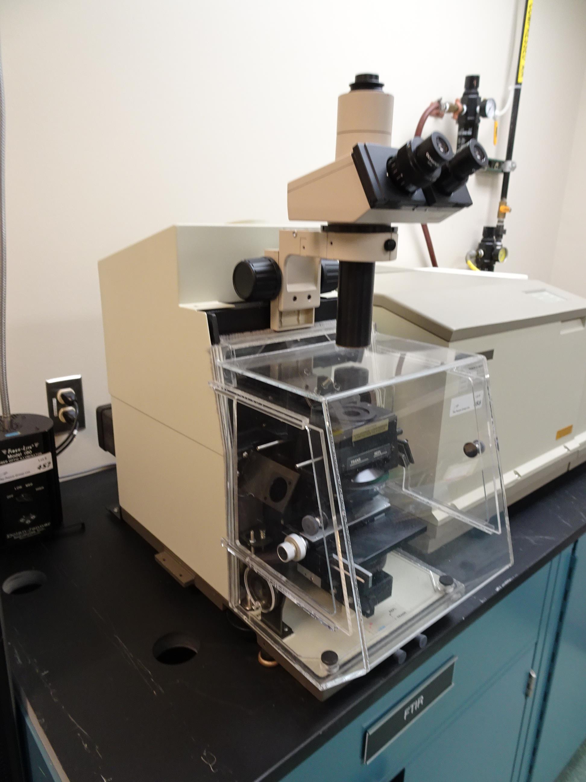 Perkin Elmer System 2000 Series FT-IR System Complete With Test Chamber ...