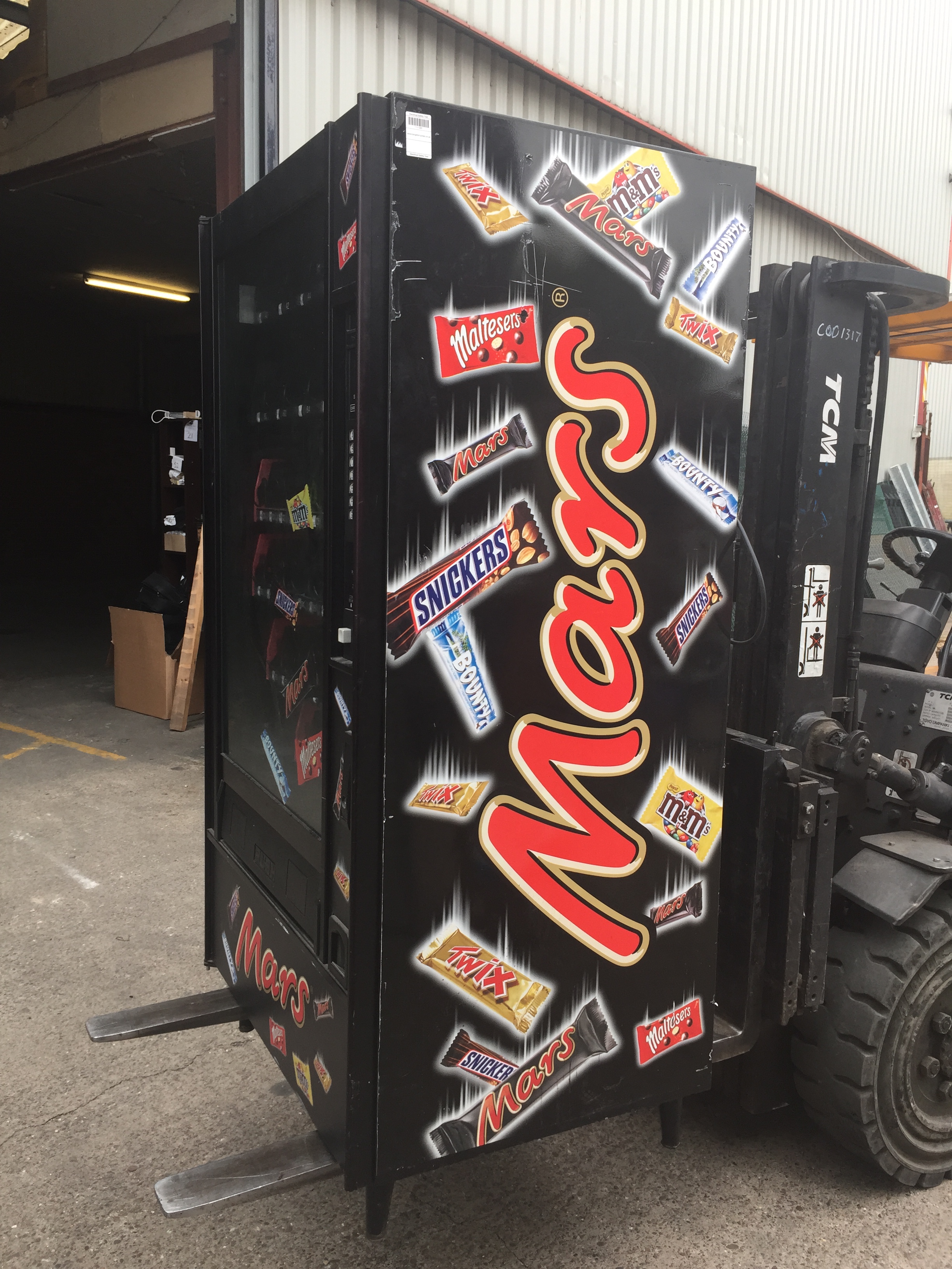 Make: MARS / Polyend commercial vending machine Model: 452 Mars ...
