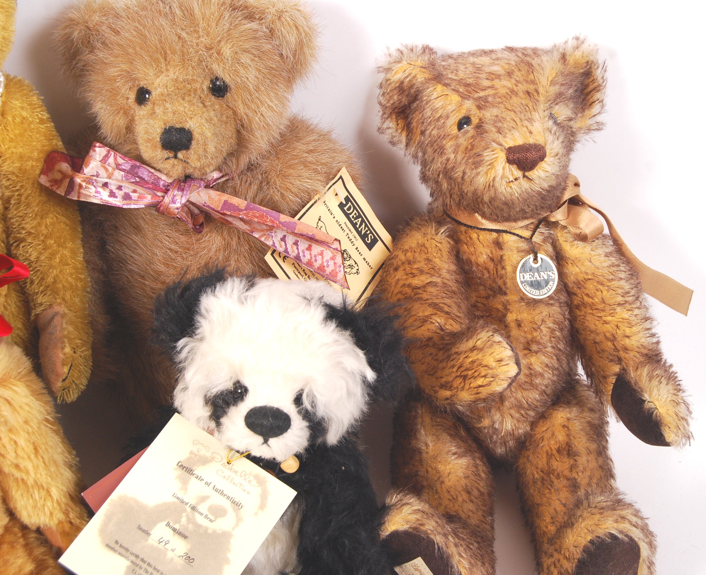 A collection of 10x assorted Artist / Collector's teddy bears. Various ...