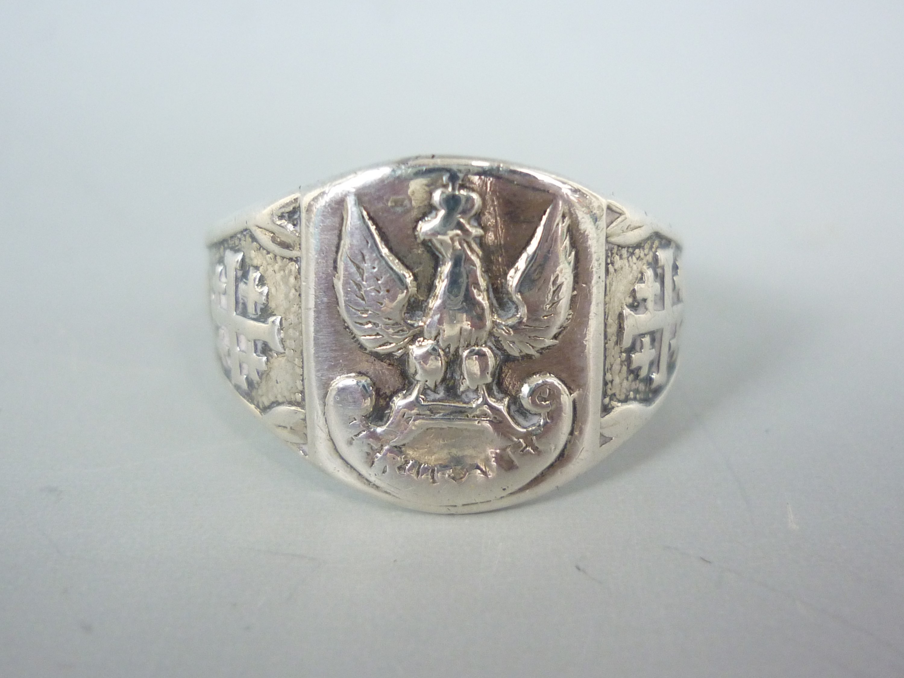A Second World War free Polish Army 1940 commemorative white metal ring