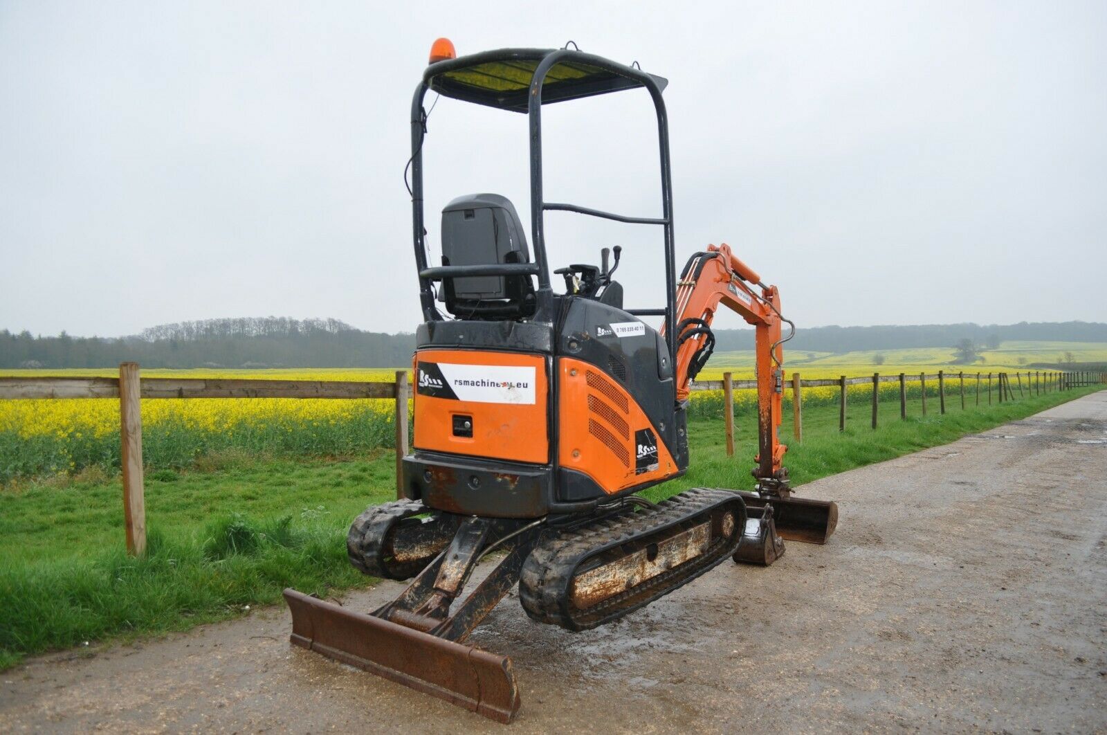 Hitachi ZX17 U-2 YLR Mini Excavator. Year 2013. Canopy. 3 cyl Yanmar ...