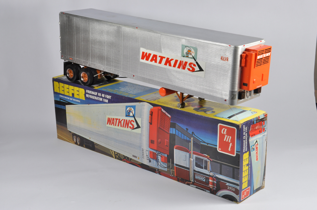 Interesting Early 1/25 Scale AMT Exterior Reefer Van Trailer Kit ...
