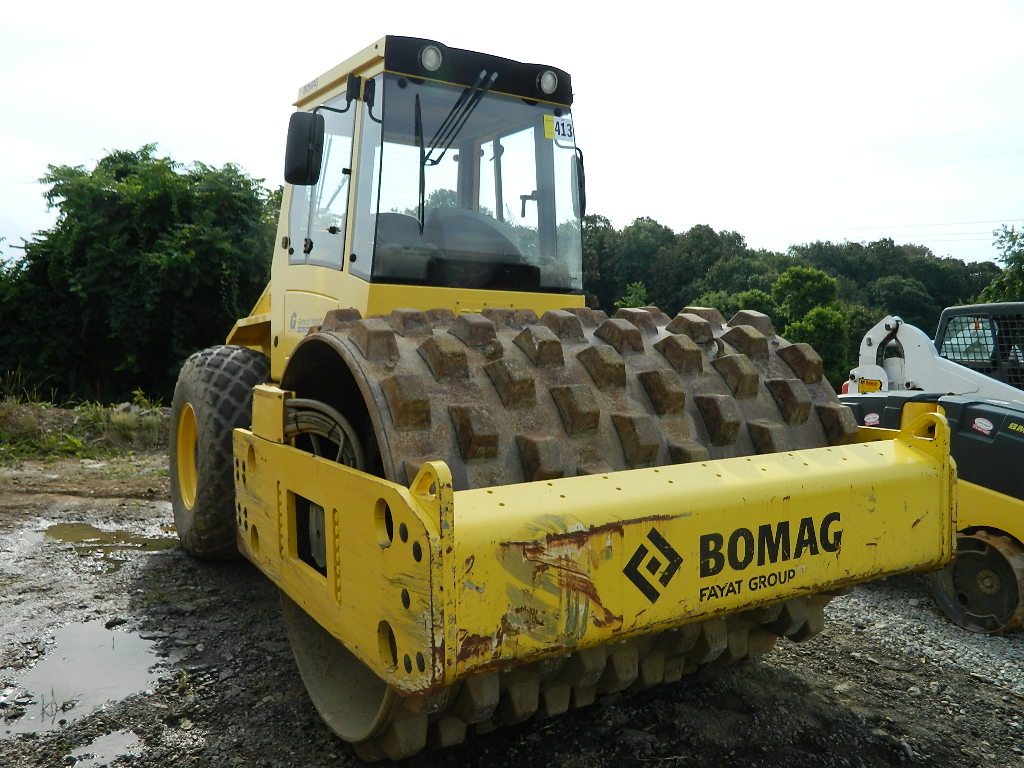 2011 BOMAG BW211D-40 ARTICULATED COMPACTOR; S/N 901583251790, 84 ...