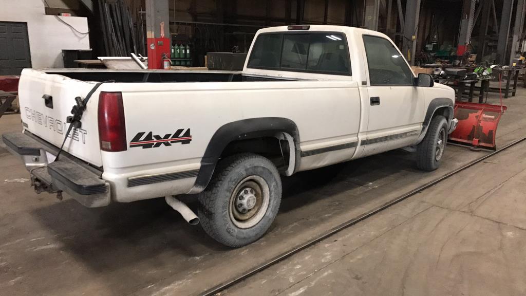 1997 Chevrolet Cheyenne 2500 Pickup Truck, VIN# 1GCGK24RVZ141624 ...