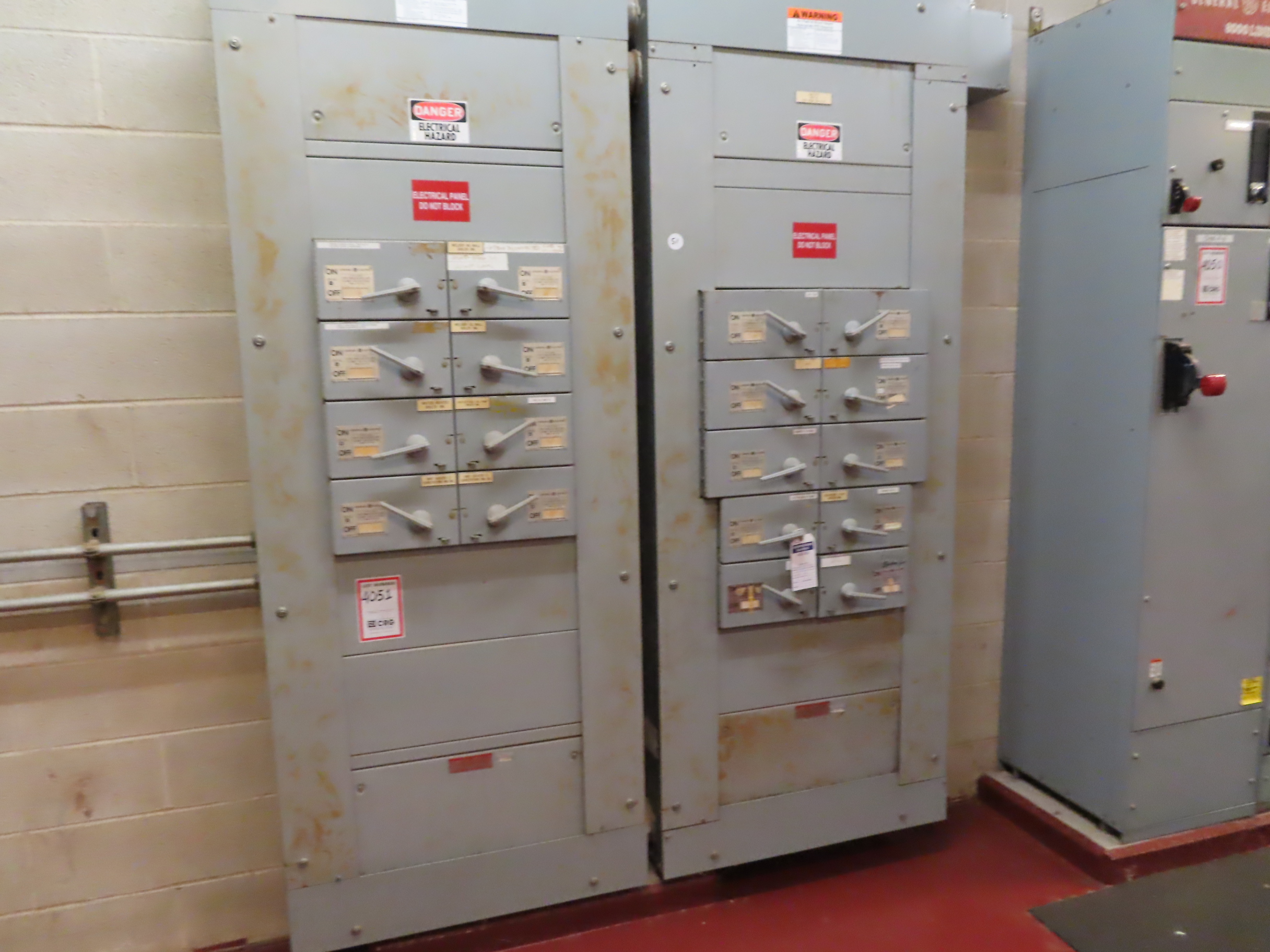 Lot of (2) GE type QMR THFP panel board units, 600 amp, style 2, 277/ ...