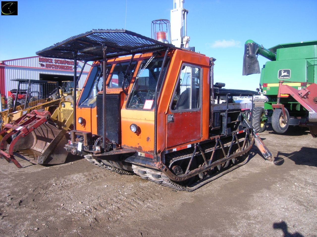 Bombardier Muskeg Carrier, Perkins D eng., friont winch, outriggers w ...