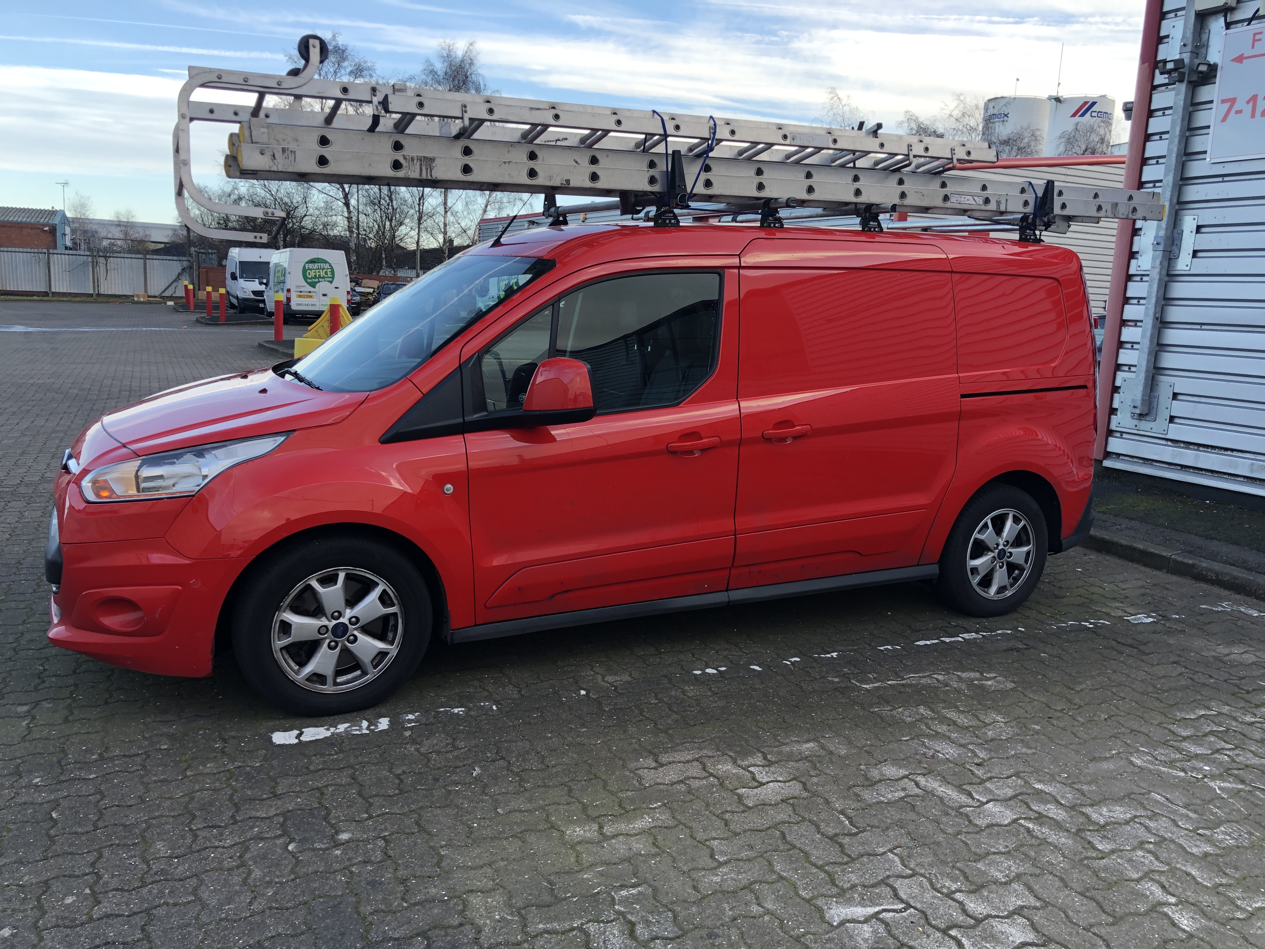 Ford Transit Connect 240 Limited, Red - 1,540cc 6 Speed Manual Diesel ...
