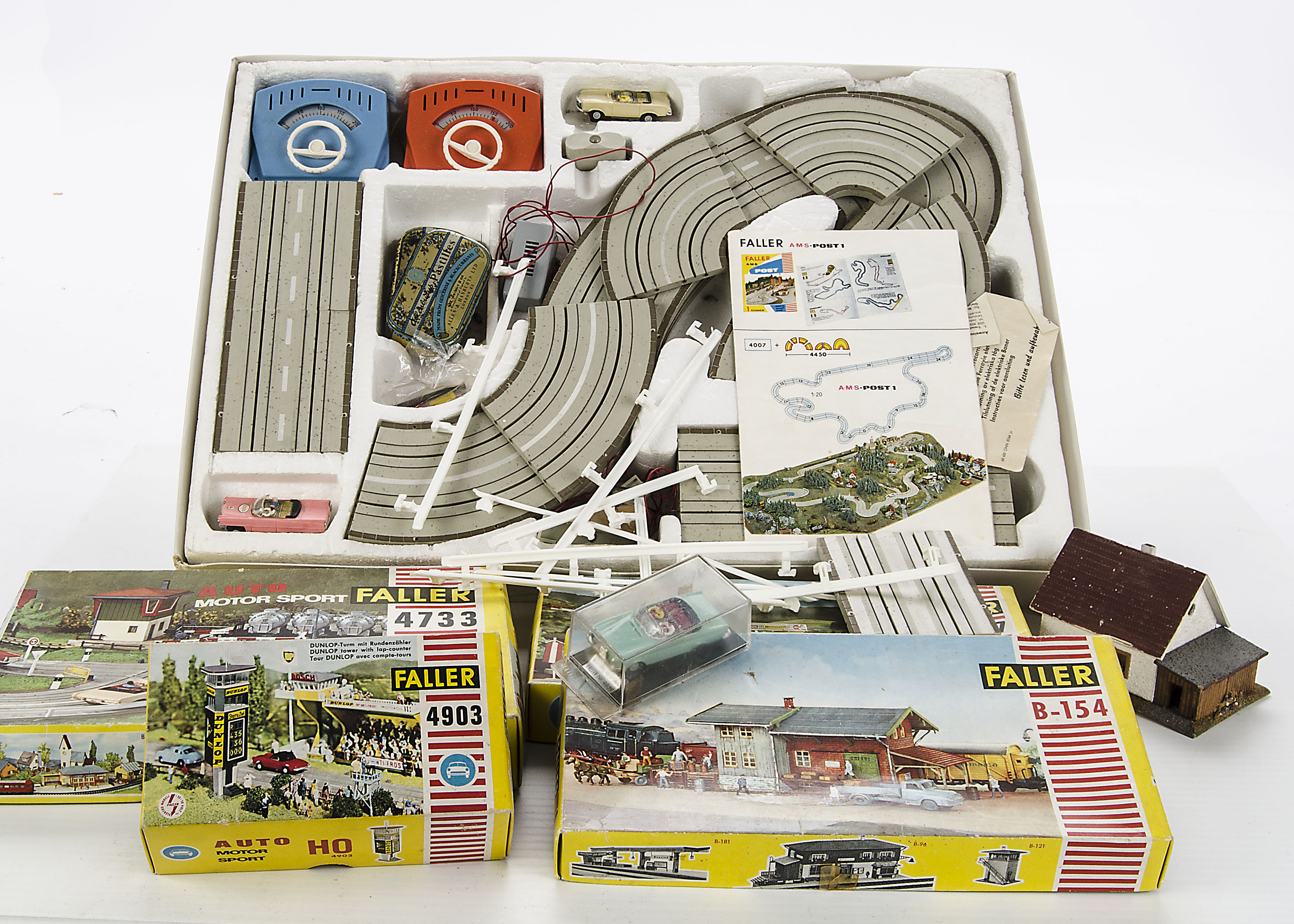 Faller HO scale Motor Sport set: reference 4007 'Solitude', with 2 open ...