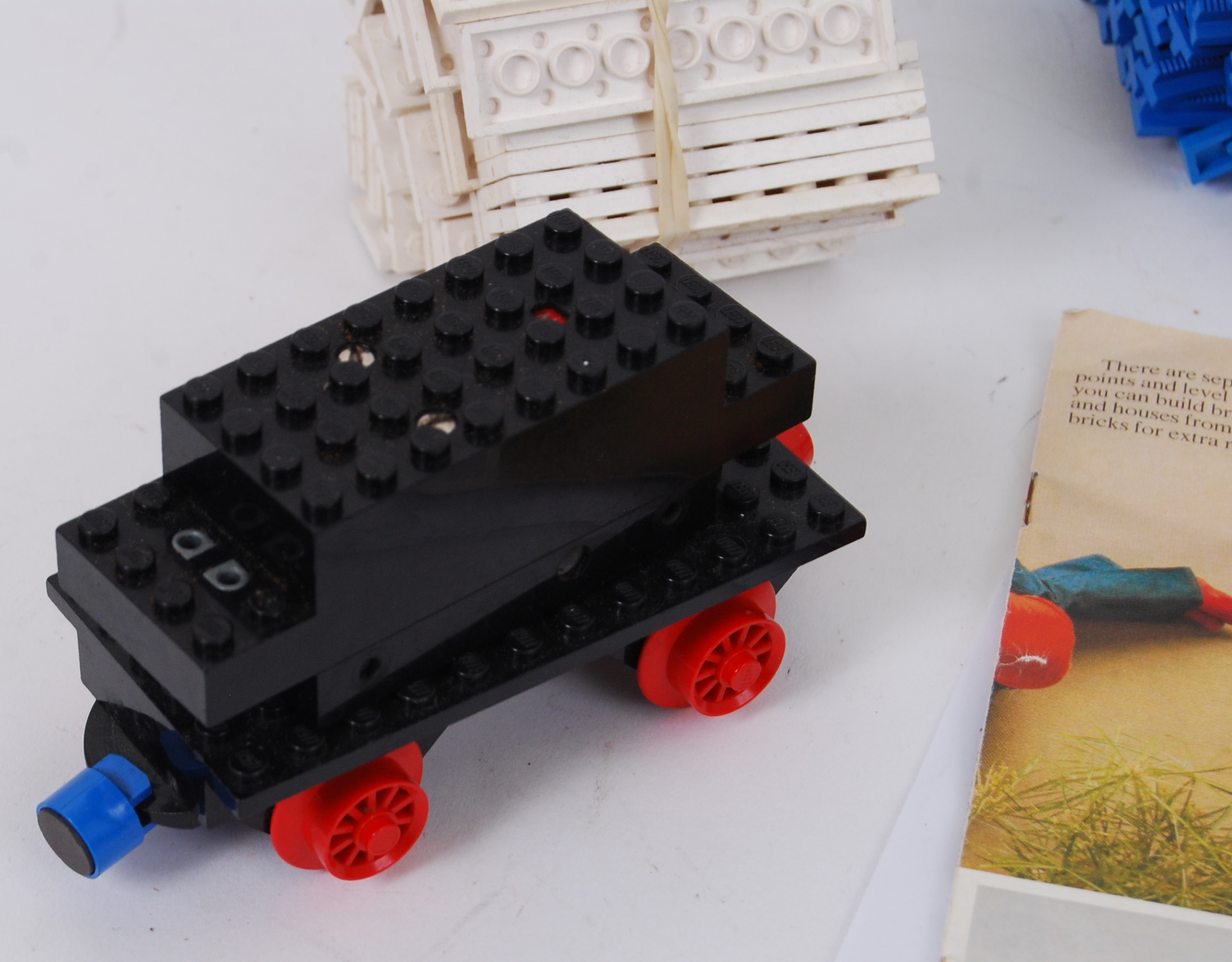 LEGO TRAIN: A collection of vintage early Lego 1970's Train set pieces ...