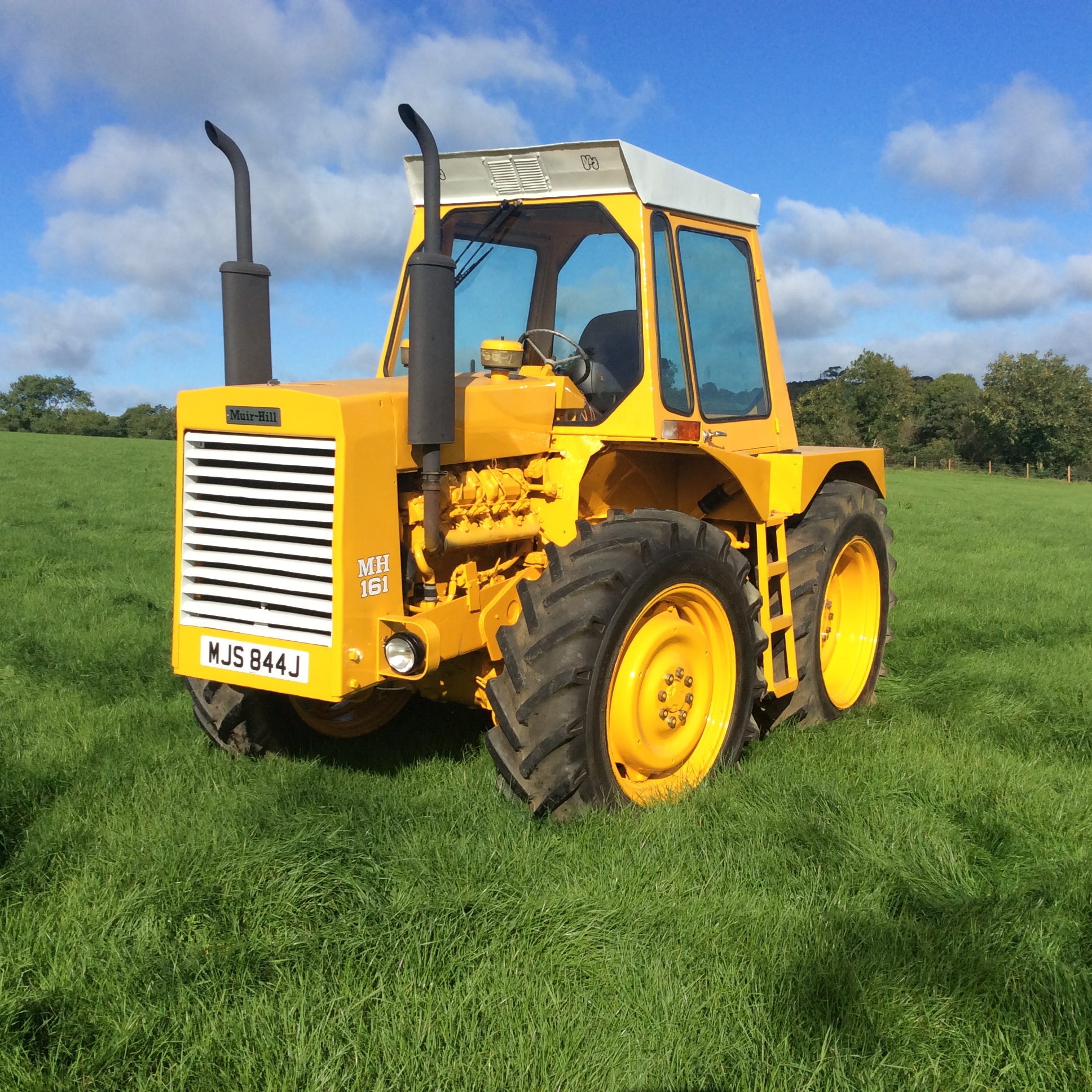 MUIR HILL 161 4wd diesel TRACTOR Reg No: MJS 844J Serial No: A10568 ...