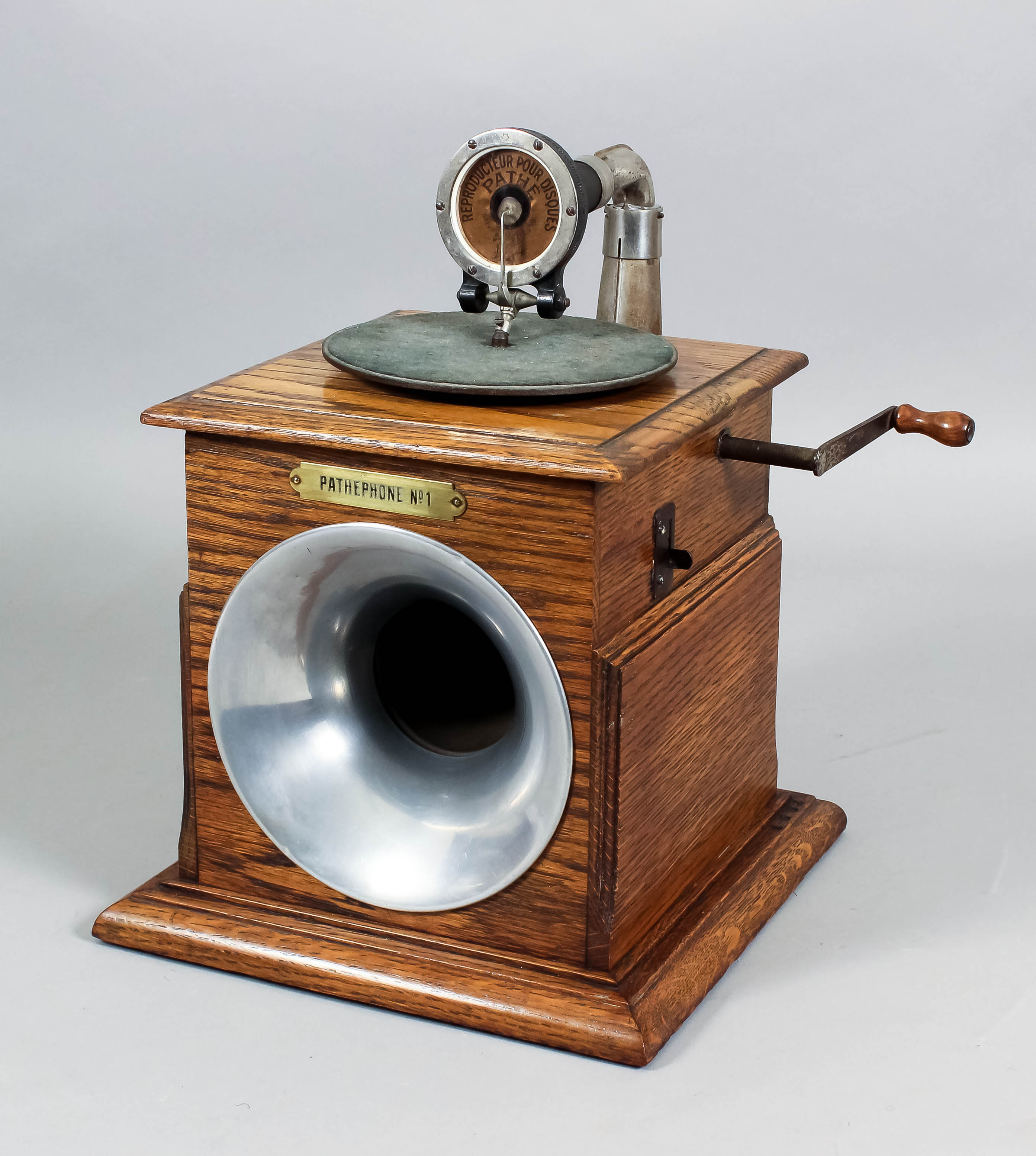 An early 20th Century Pathephone No. 1 gramophone No. 1682, in oak case ...