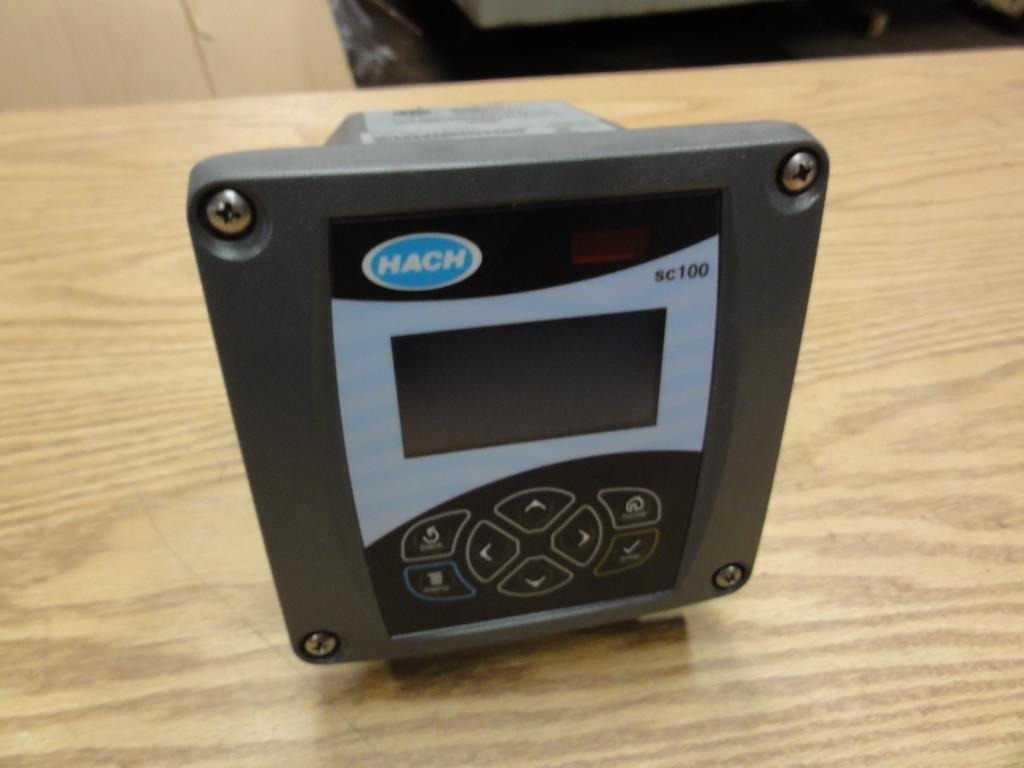 NEW Hach Model SC100 Analyzer Digital Controller, LXV401.52.00002, 100 ...