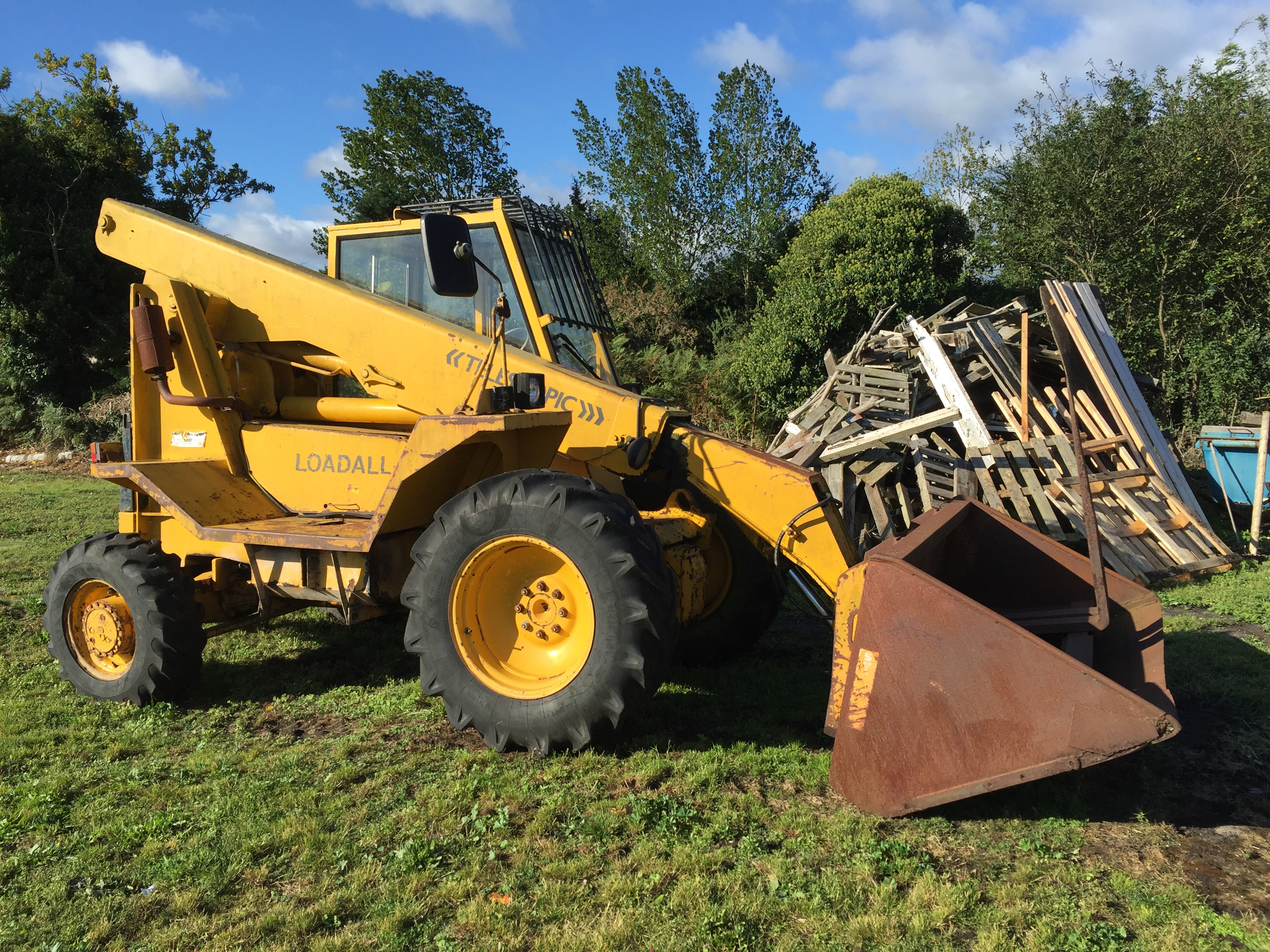 JCB 520-4HL 4WD Loadall. Registration UUX 536Y. Serial number 520-4/ ...